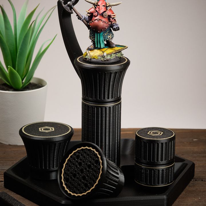 3D Printable THE HEXLOC - Painting Handle 2025 edition by Kim Glud